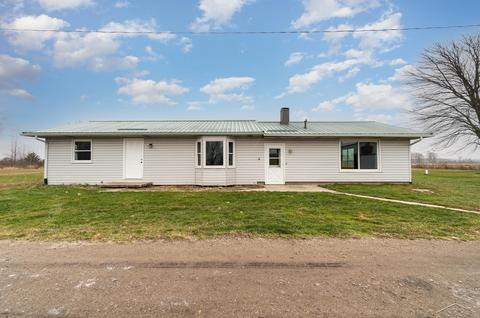 17295 Geddes, Hemlock, MI 48626 | 28 Photos | MLS #50098933 - Movoto