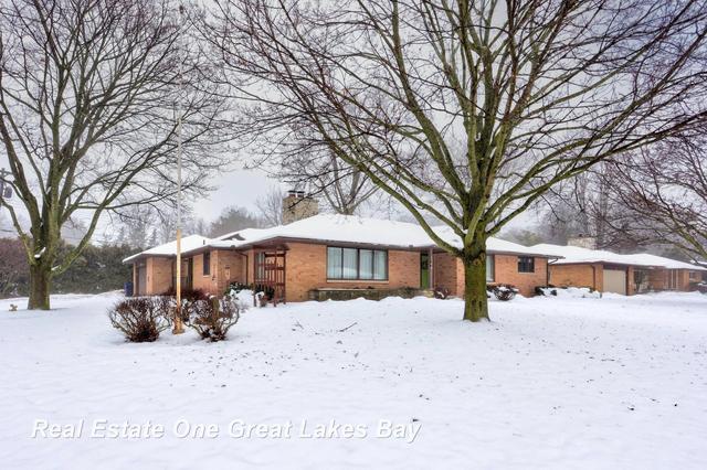 1375 W Delta, Saginaw, MI 48638 | 59 Photos - Movoto