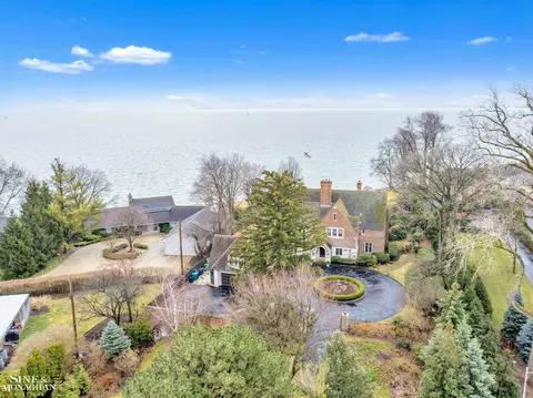 15827 Windmill Pointe, Grosse Pointe Park, MI 48230 | 62 Photos - Movoto