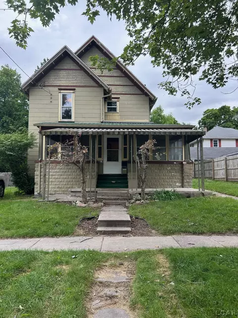 710 N Broad St, Adrian, MI 49221 | 23 Photos - Movoto