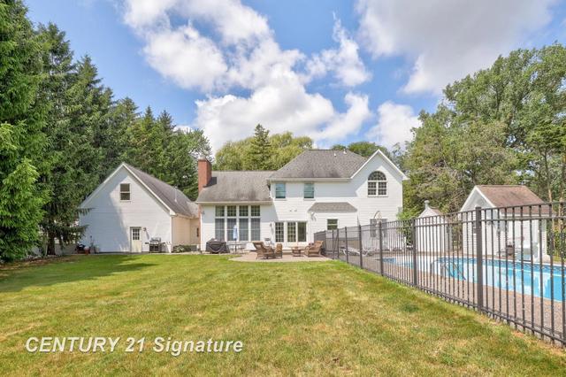 1076 Orchard, Essexville, MI 48732 | 84 Photos - Movoto