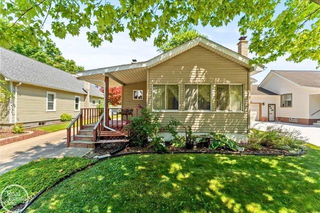 1111 Henry, Saint Clair, MI 48079 | 27 Photos - Movoto