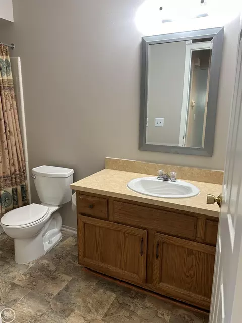 16941 N Gardenia, Fraser, MI 48026 | 20 Photos - Movoto