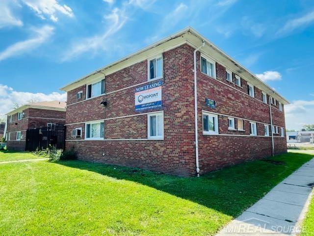 15211 Fenkell, Detroit, MI 48227 | 14 Photos - Movoto