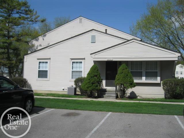 33761 Bayview, New Baltimore, MI 48047 | MLS# 50173424 | 24 Photos - Movoto