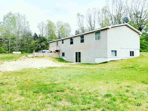 17122 Kent Ave, Morley, MI 49336 | 40 Photos | MLS #70094762 - Movoto