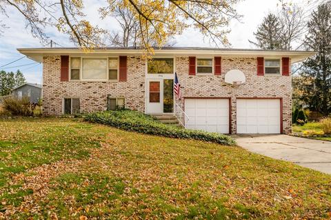1946 S Valley View Dr, St. Joseph, MI 49085 | 27 Photos | MLS #70291236 ...