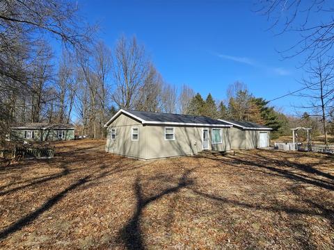 3350 Riverside Rd, Benton Harbor, MI 49022 | 10 Photos | MLS #70303373 ...