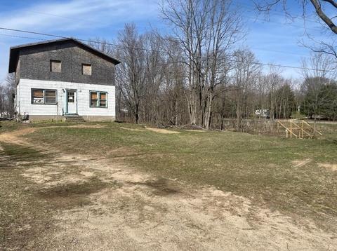 29056 County Road 388, Gobles, MI 49055 | 16 Photos | MLS #70306584 ...