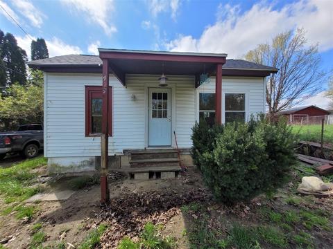 419 W Main St, North Adams, MI 49262 | 15 Photos | MLS #70309921 - Movoto