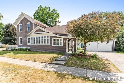 Single Family Homes for Sale in Belding MI