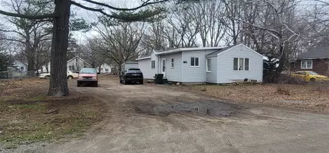 1095 Center, Muskegon, MI 49442 | 1 photo - Movoto