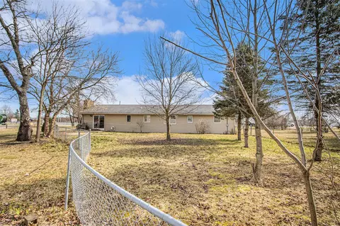 52700 Us-131, Three Rivers, MI 49093 | 28 Photos - Movoto