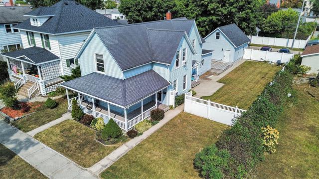 205 E Filer, Ludington, MI 49431 | 37 Photos - Movoto
