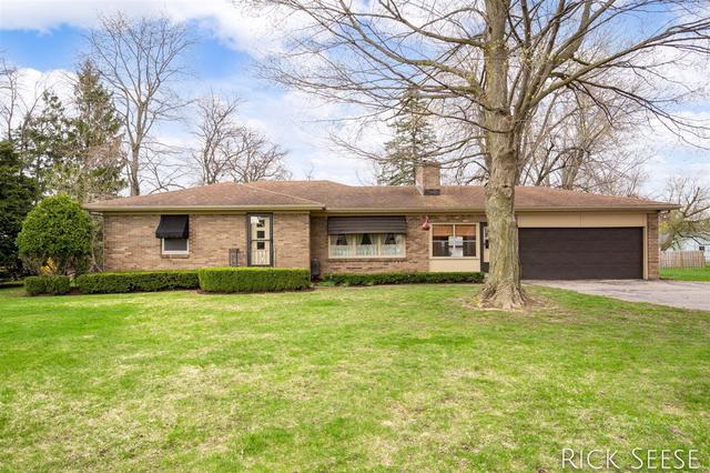 1884 Randall, Walker, MI 49534 | MLS# 70465177 | 29 Photos - Movoto