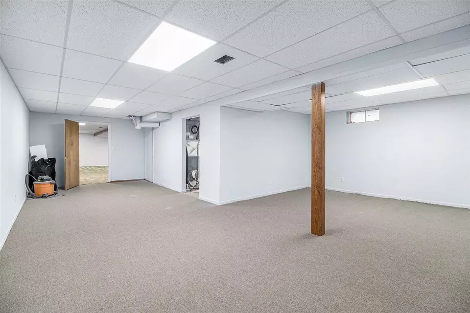 5012 Windyridge, Portage, MI 49002 | MLS# 70490614 | 55 Photos - Movoto