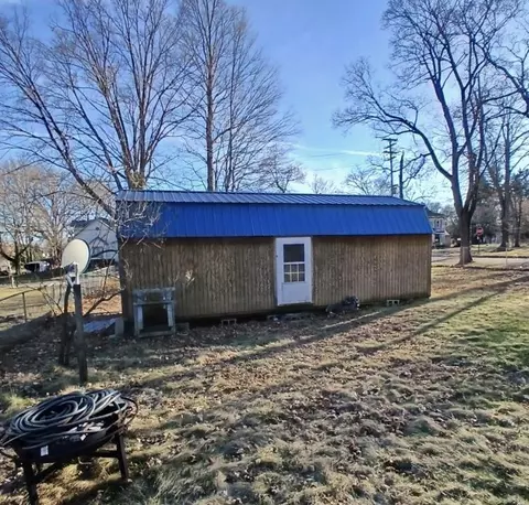 706 N Monroe, Albion, MI 49224 | 11 Photos - Movoto