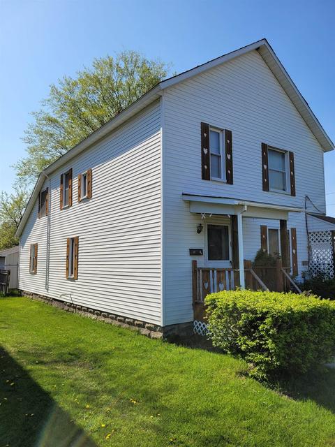 112 S Main, Saint Louis, MI 48880 | 34 Photos - Movoto