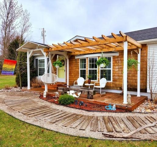 8972 S Maple City, Maple City, MI 49664 | MLS# 80064526 | 49 Photos ...