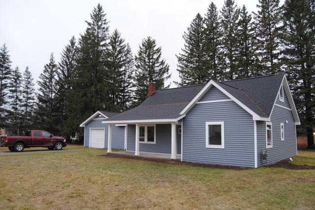 1533 Moreau St, Fairview, MI 48621 | MLS# 201833500 | 11 Photos - Movoto