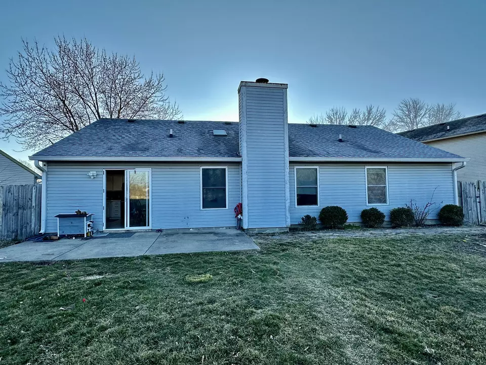 4323 Arlington Cir, Indianapolis, IN 46237 | 17 Photos - Movoto