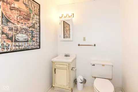 1 Twin Oaks St, Alexandria, IN 46001 | 41 Photos - Movoto