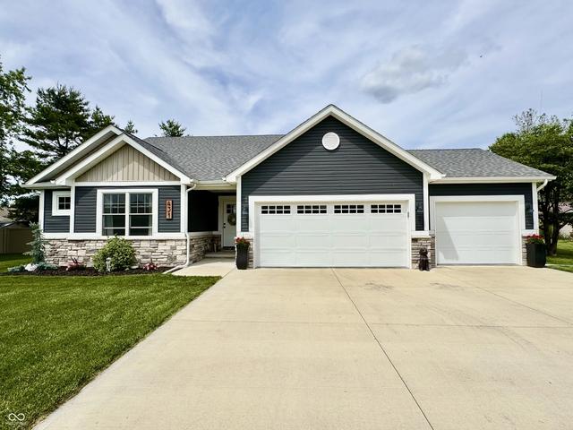 431 Mulberry Ct, Seymour, IN 47274 | MLS# 22039766 | 38 Photos - Movoto