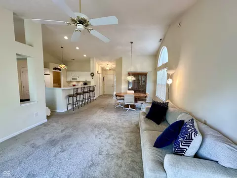 6027 Crystal View Dr, Indianapolis, IN 46237 | MLS# 22043702 | 36 Photos - Movoto