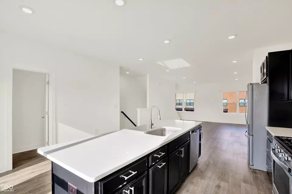 2577 Filson St, Carmel, IN 46032 | MLS# 22078675 | 61 Photos - Movoto