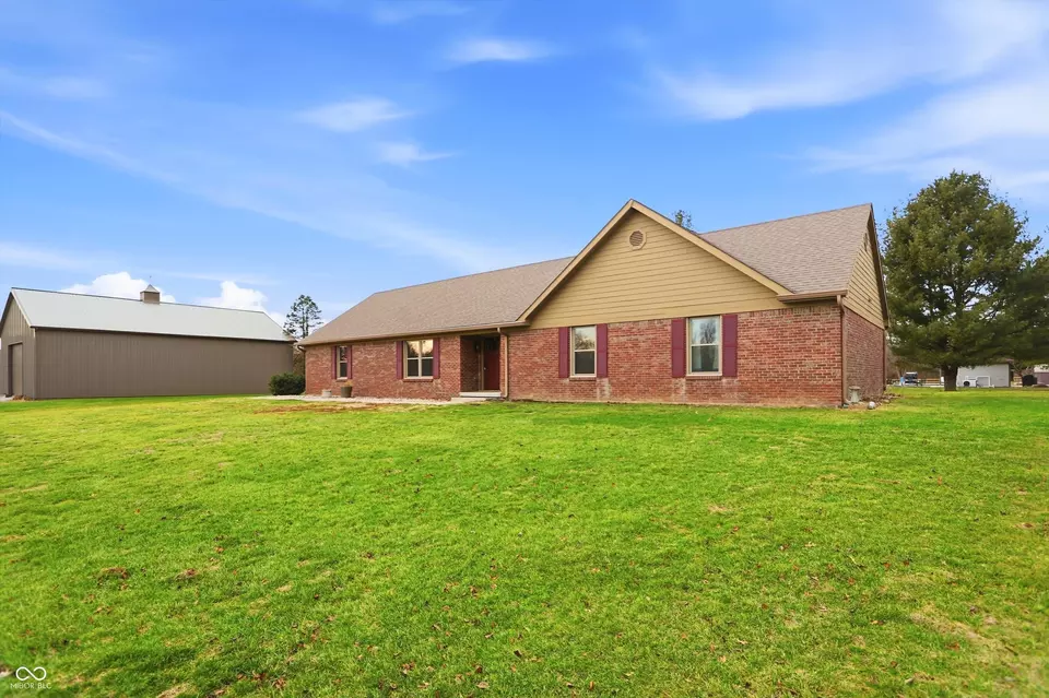 10404 N Serenity Ln, Mooresville, IN 46158 | MLS# 22079673 | 39 Photos ...
