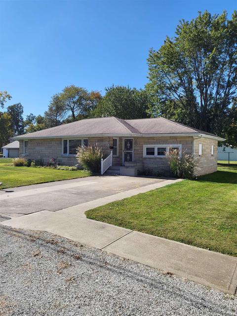 606 S Spring St, Odon, IN 47562 | 14 Photos | MLS #202242439 - Movoto