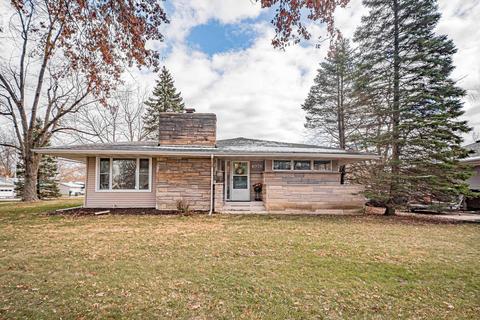 4978 Woodway Dr, Fort Wayne, IN 46835 | 32 Photos | MLS #202246814 - Movoto