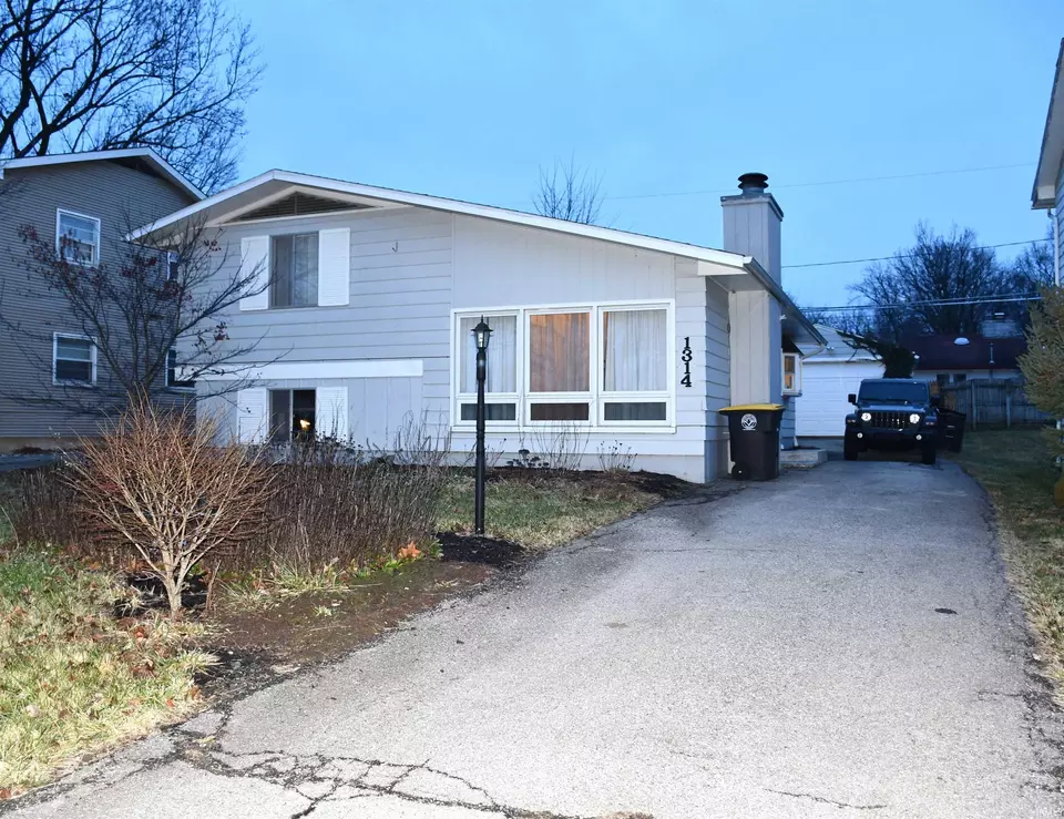 1314 Glenwood Ave, Fort Wayne, IN 46805 | 35 Photos - Movoto