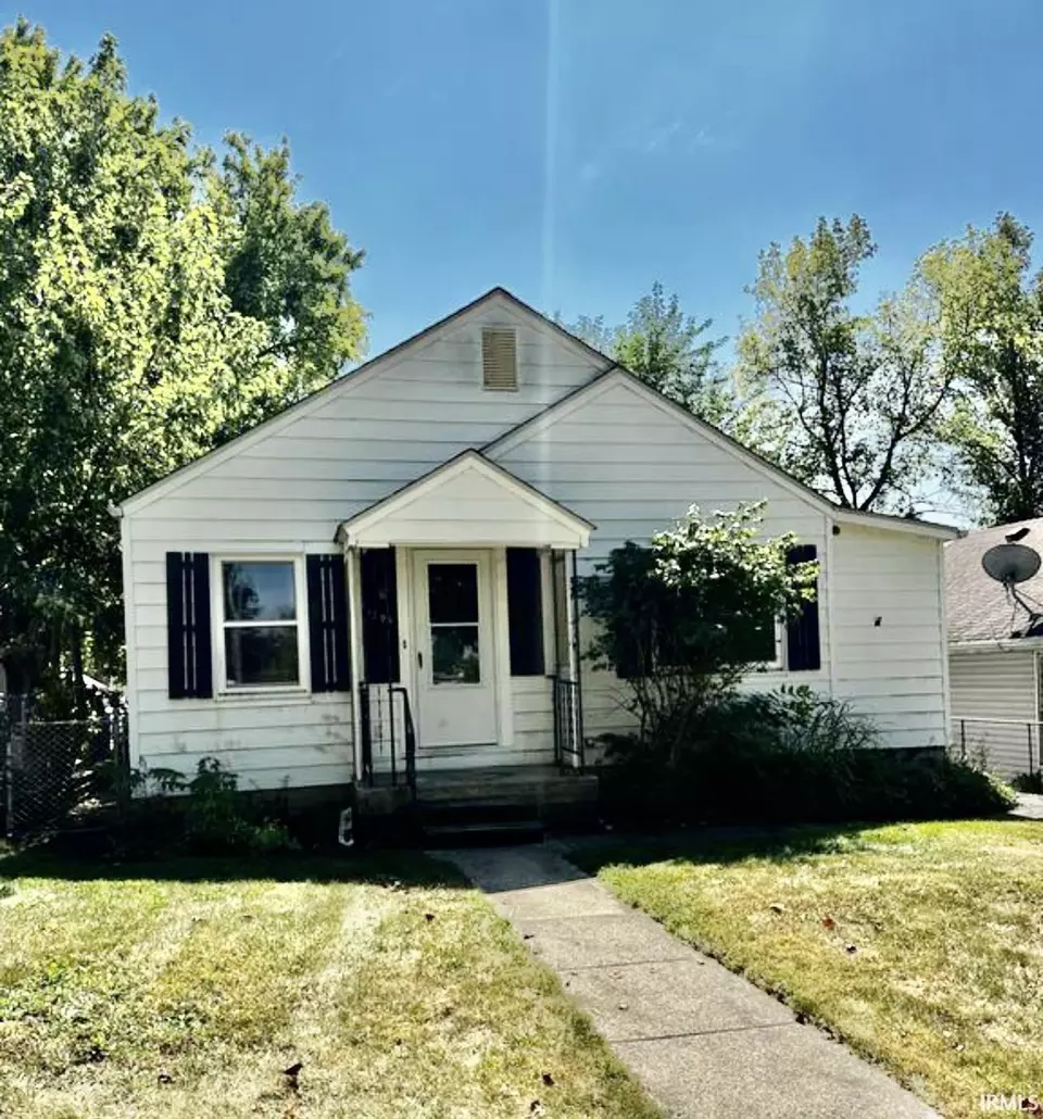 1305 Spring St, Fort Wayne, IN 46808 | 13 Photos - Movoto