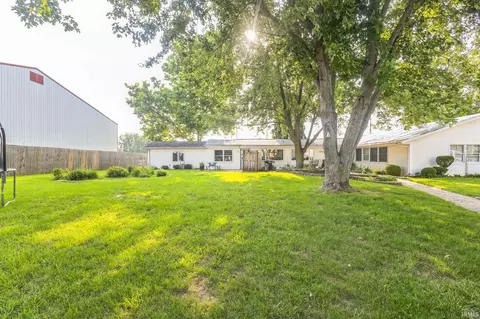 12788 N Bishop Rd, Syracuse, IN 46567 | 17 Photos - Movoto