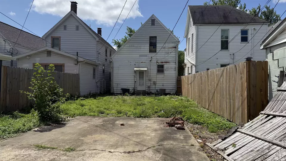 2027 W Indiana St, Evansville, IN 47712 | MLS# 202523563 | 13 Photos ...