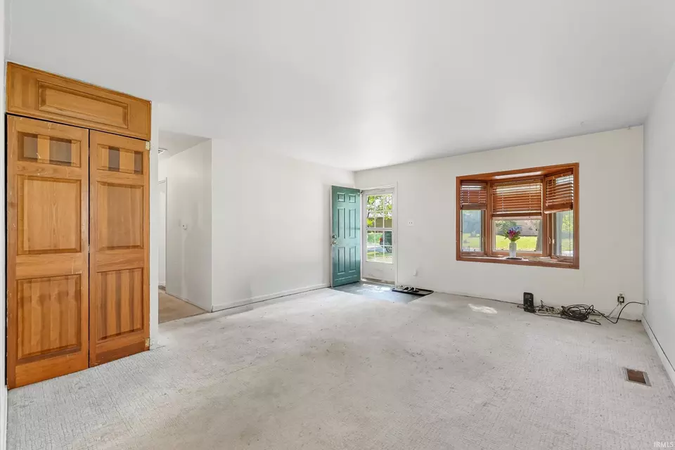 225 Dunbar Ln, Fort Wayne, IN 46816 | MLS# 202536674 | 25 Photos - Movoto