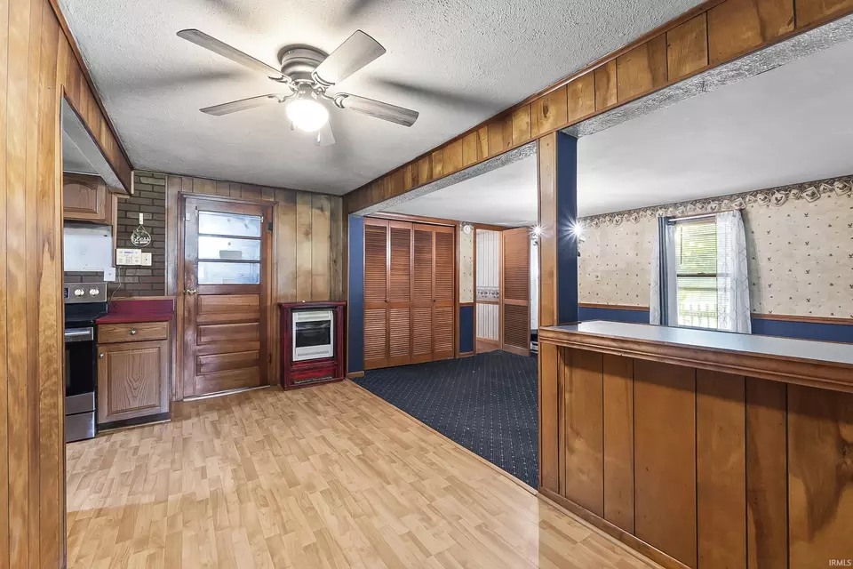 4896 S Scott St, Claypool, IN 46510 | MLS# 202538260 | 35 Photos - Movoto