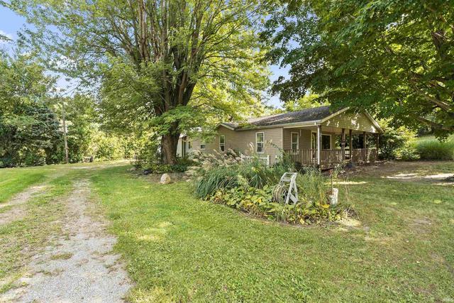4896 S Scott St, Claypool, IN 46510 | MLS# 202538260 | 35 Photos - Movoto