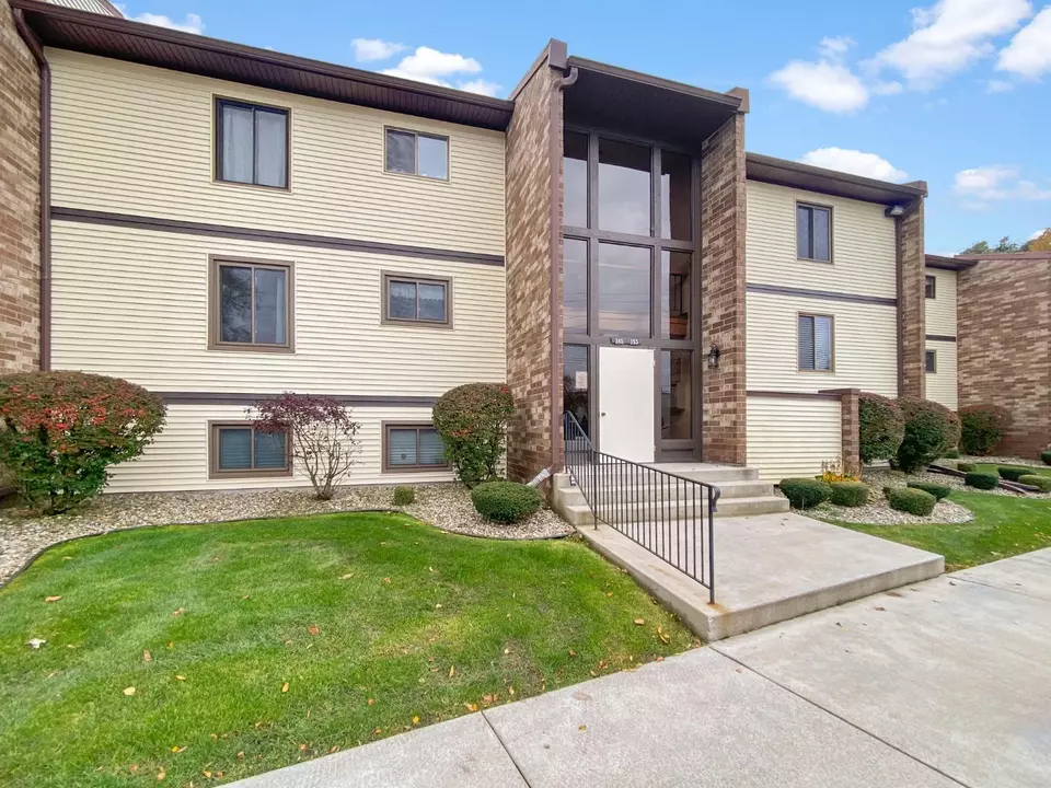 351 Summit Park Ct, Crown Point, IN 46307 | 16 Photos - Movoto