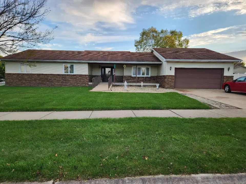 751 Clover Ln, Crown Point, IN 46307 | 32 Photos - Movoto