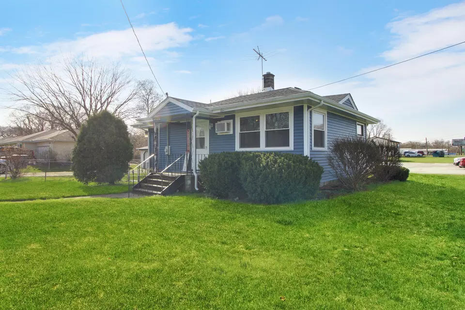 12505 Wicker Ave, Cedar Lake, IN 46303 | 12 Photos - Movoto