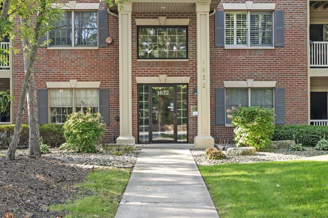 1632 White Oak Circle 2c, Munster, IN 46321 | MLS# 809892 | 28 Photos ...
