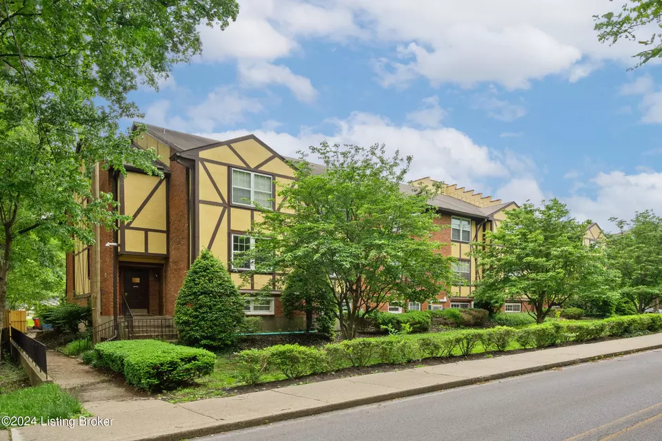 2300 Dundee Rd #15, Louisville, KY 40205 | 24 Photos - Movoto