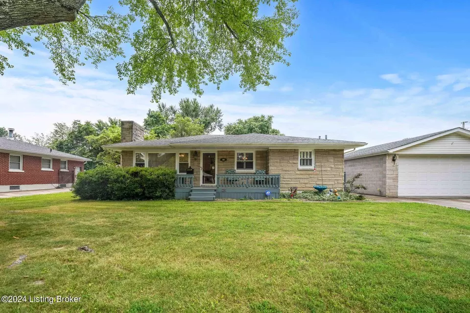 4920 Paramount Dr, Louisville, KY 40258 | 52 Photos - Movoto