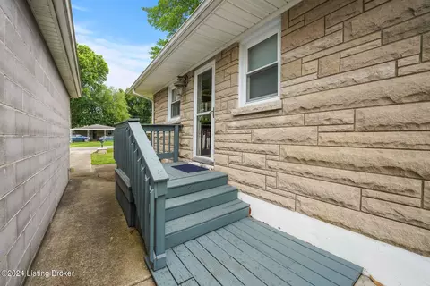 4920 Paramount Dr, Louisville, KY 40258 | 52 Photos - Movoto