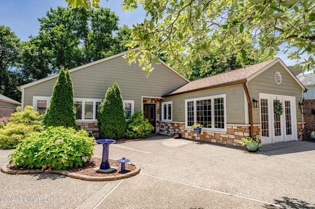 20 Abby Chase, Jeffersonville, IN 47130 | 39 Photos - Movoto