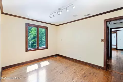 6601 Old Heady Rd, Louisville, KY 40299 | 80 Photos - Movoto