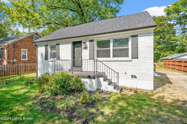 3711 Susan Ln, Louisville, KY 40229 | 43 Photos - Movoto