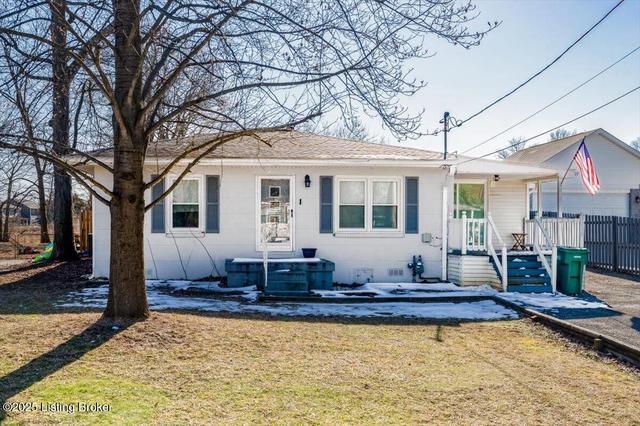 3710 Susan Ln, Louisville, KY 40229 | MLS #1678910 | 28 Photos - Movoto